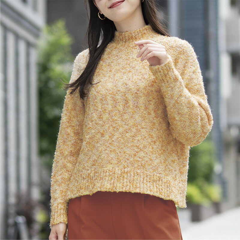 ミックスカラーの毛混セーター バランスのいいショート丈で旬の着こなしに。 パープル系とイエロー系のきれいな色合いに 気持ちも明るくなりそうです。 ◆素材 ポリエステル80％、毛20％ ◆サイズ（約） M / L バスト：98 /102 身丈...