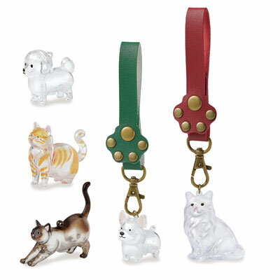 愛犬や愛猫の毛を入れればいつでも一緒！アクセサリーとしてカギやカバンに！犬タイプは」緑ベルト、猫タイプは赤ベルトかわいいペットの抜け毛を入れるだけ！メモリアル遺毛入れとしても◆素材犬：合成皮革、MABS樹脂猫：合成皮革、ポリスチレン樹脂◆サ...