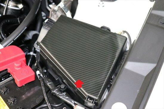 ■エンジンルームシート　ヒューズボックス　レイバック用　カット済みシート　1点 ■エンジンルーム内ヒューズボックスのフタ部分に貼り込みするシート1点です。パネル等を取り外しせずに貼り込み可能です。写真では他シートも貼り込みしています。写真は...