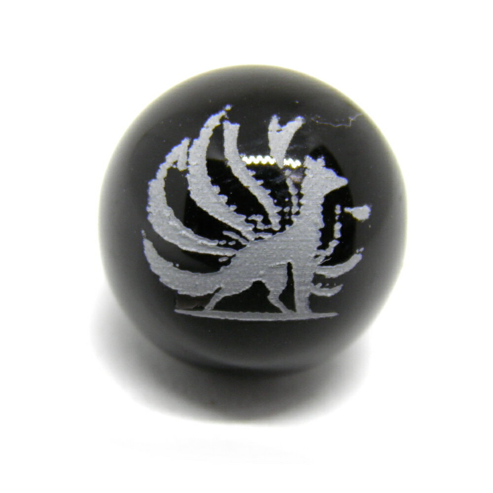 ■商品の内容 九尾の狐 オニキス 白彫り 10mm 1粒売り 天然石 パワーストーン 九尾の狐(きゅうびのきつね)九本の尾を持つ神獣です。所説ございますが、一部の伝承では天界より遣わされた神獣であり、太平の世に出て吉兆をもたらすと言われてい...