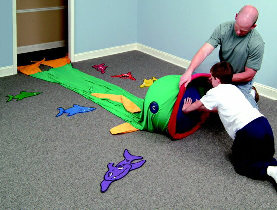 魚の形のトンネル。 長さ4.6m 【注意事項】 ・当店でご購入された商品は、原則として、「個人輸入」としての取り扱 いになり、すべてロサンジェルスからお客様のもとへ直送されます。 ・ご注文後、5営業日以内に配送手続きをいたします。配送作業完...