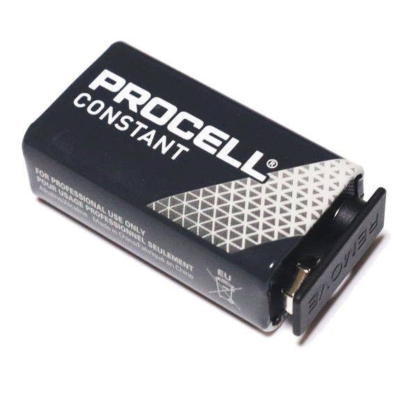 楽器業界では定番の9Vの角型電池ですが、いざ必要な際にコンビニなどでは入手出来ず、ライブ前などに焦って探さなければならないのがこの電池です。 デュラセル社は、世界的な電池メーカーで、海外のエレクターやワイヤレス、エレアコなどは、このプロセル...