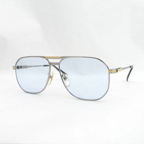 商品状態 少しノースパッド変色、薄キズ等、一般的な使用感があります。度入りのため、専門店にてレンズ交換が必要です。　 状態ランク Aランク デザイン/仕様 サングラス・メガネ　 型番 965　 サイズ/収納詳細 フレーム幅　（約cm）:14...