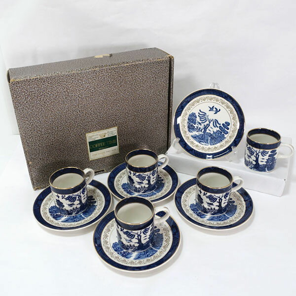 商品情報 レトロなニッコーのダブルフェニックス、山水シリーズです。6客セットのところ、1客欠品ですが、デッドストック品で希少です。コレクションにいかがでしょう。　 商品状態 こちらはアンティークの未使用品ですが、経年のため全体に貫入がありま...