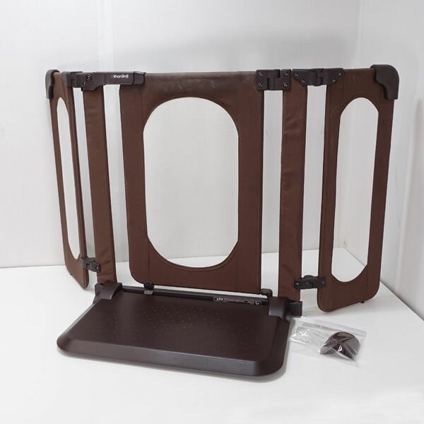 商品状態 使用によるキズや汚れ等があり、ネジが欠品しています。・対象年齢：6ヵ月～満2歳頃まで　 状態ランク Bランク デザイン/仕様 ベビーフェンス 安全設備　 サイズ/収納詳細 横幅　（約cm）:82-122高さ　（約cm）:70奥行　...