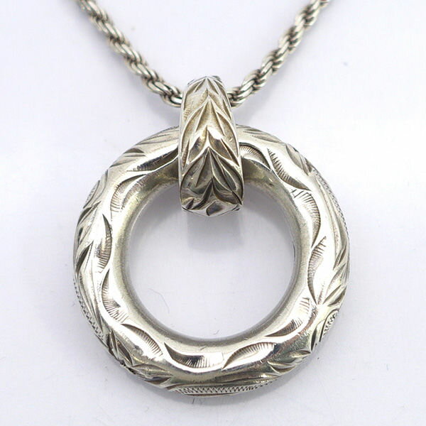 商品状態 ・USED品ですので、軽微なダメージはありますが比較的状態の良い品です。　 状態ランク Aランク デザイン/仕様 ネックレス・ペンダント　 サイズ/収納詳細 全長　（約cm）:38トップ横　（約cm）:2.2トップ縦　（約cm）:...