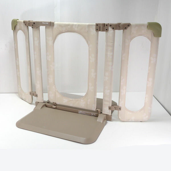 商品状態 使用によるキズやシミ・汚れはありますが、まだまだ使っていただける商品です。・対象年齢：6ヶ月～満2歳頃まで　 状態ランク Bランク デザイン/仕様 ベビーゲート　ベビーゲート　フェンス　 型番 5013108001　 サイズ/収納...