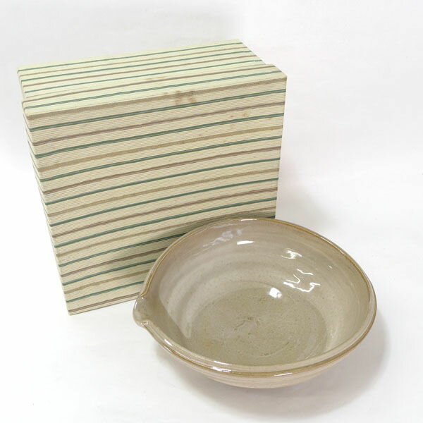 商品情報 ぽったりとした温もりのある器です。和食のおもてなしにいかがでしょう。　 商品状態 未使用品ですが店舗販売をいたしておりますので、展示・保管時に汚れがつく可能性もあります。ご了承下さい。　 状態ランク Aランク 型番 581-001...