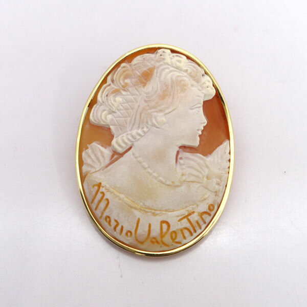 商品状態 薄キズはありますが、目立つ大きなダメージはなく、きれいなお品です。　 状態ランク Bランク デザイン/仕様 アクセサリーその他　 サイズ/収納詳細 縦 (約cm):4.5横 (約cm):3.4総重量 (約g):9.02　 サイズは...