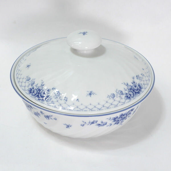 商品情報 白磁にブルーローズを散りばまた上品なキャセロールです♪　 商品状態 目立ったキズや汚れなどのない状態の良いお品です。中古品ですので写真にない汚れ、細かいキズなどがあるかもしれません。ご理解の上ご入札をお願いします。　 状態ランク ...