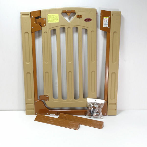 商品状態 使用によるキズや汚れがございますがまだまだ使っていただける商品です。取付け幅67?91cm説明書欠品です。　 状態ランク Bランク デザイン/仕様 ベビーゲート 安全扉　 色 ブラウン　 発送区分 区分： 6B送料は「お支払・送料...