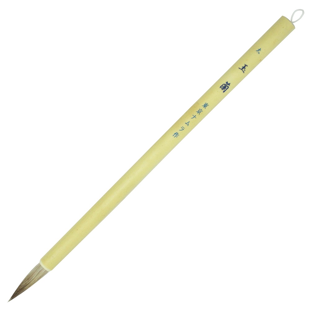 羊毛、天尾、タヌキ毛の混毛で造られています。穂先は少々軟らかめで、墨、絵具の含みも大きく、付立筆としての没骨表現に幅広く使用できます。穂先の種類・形状 ： 付立規格・号数・No ： 大穂先サイズ（約、穂幅×穂丈） ： 9.1×37mm全長（...
