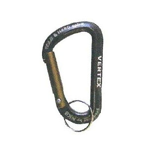 特徴一部登山用カラビナと同じ製法「冷間鍛造」で作られていますので、従来製品より堅牢です。※アクセサリー用です。仕様パケージ付サイズ(約)：W45×H140×D8.5mm製品サイズ：約W45×H75×D8.5mm重量：約25g色：金＆黒