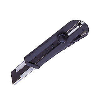 【特長】●滑りにくいエラストマー樹脂ボディ。●ネジロック機構。●特大1mm厚補強金具。【仕様】■刃：特大黒（H刃）0.7mm厚■重量：136g