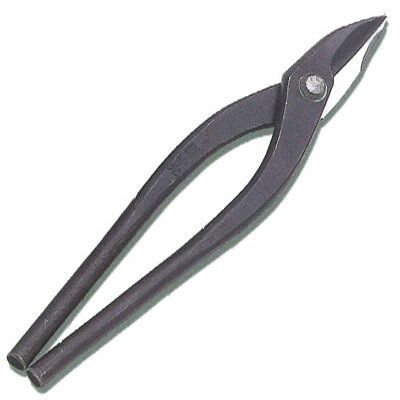 【種光】は100余年の歴史を有しその伝統と技術は、新しい形で受け継がれています。昔からご愛用いただいている息の長いスタンダード商品です。【サイズ】全長：285mm刃長：48mm＊こちらの商品は取寄せ品の為、納期が3日～10日間程掛かる場合が...