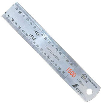 【用途】長さの測定に使用する直尺【機能】スタンダードな直尺です。【仕様】■目盛　　●上段：10cmまでは0.5mmピッチ、他は1mmピッチ　　●下段：1mmピッチ■長さの許容差：±0.25mm■赤文字入れ■JIS1級【材質】■ステンレス【サ...