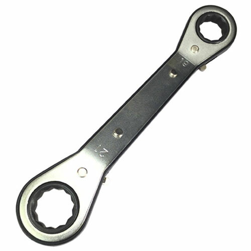 狭い場所での作業も楽々行えるメガネラチェットレンチです。特徴ラチェットの締める・緩めるは爪の切換えだけでOKの簡単仕様爪の切換えのみのラチェット機構なので連続作業がスムーズに出来、作業効率が向上します。特に板型なので狭い場所での作業がラクラ...