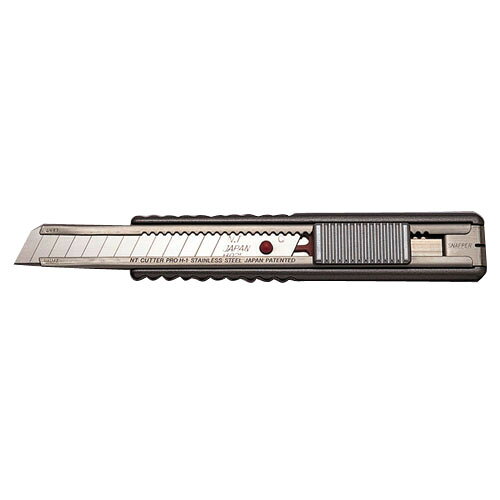 特徴プロの為に生まれたエルゴノミックデザインA型とL型の中間の刃幅薄刃(刃厚0.25mm)で内装作業に最適。刃がすべり出ないオートロック機能左右両用設計で左ききの方にも使用可能。仕様種別：H-Type(H型)カッターナイフカラー：シルバーサ...