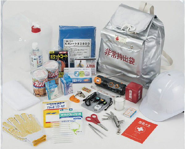 仕様セット内容：非常持出袋(日本防災協会認定品)、ダイナモスイングラジオライト(単四電池2本付)、14徳ナイフ、保存飲料水(500ml)、缶入カンバン(100g)×2、折りたたみポリタンク10L、防寒・保温シート、ブルーシート1.8×1.8...