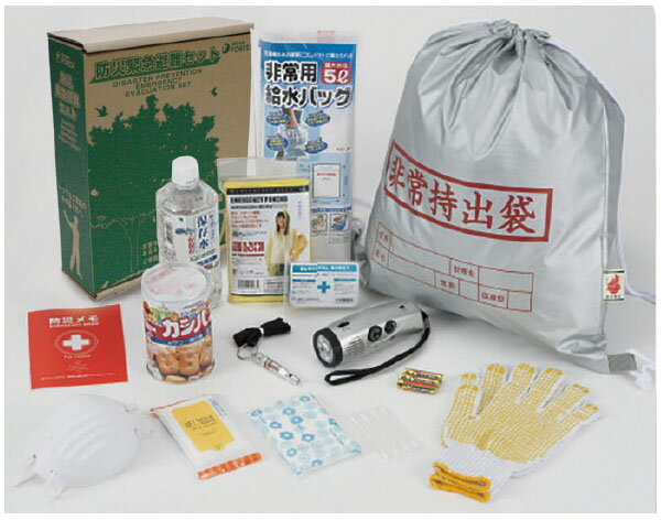 仕様セット内容：非常持出袋(日本防災協会認定品)、LEDラジオライト(単四電池3本付)、綿棒4本・ポケットティッシュ、保存飲料水(500ml)、すベリ止め付軍手、缶入カンバン(100g)×2、ポンチョ、非常用給水バッグ5L、ダストマスク、サ...