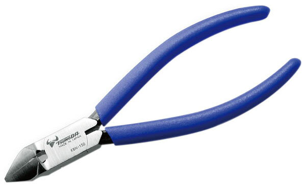 特徴配線の結束作業をスピーディーにこなす専用工具。結束バンドを刃元のつかみ刃で締めて、先端刃で切る！仕様結束バンド専用全長：158mm頭部幅：15mm頭部厚：18mm柄幅：55mm本体厚：11mm柄幅：52mm先端長：25mm頭部角度：38...