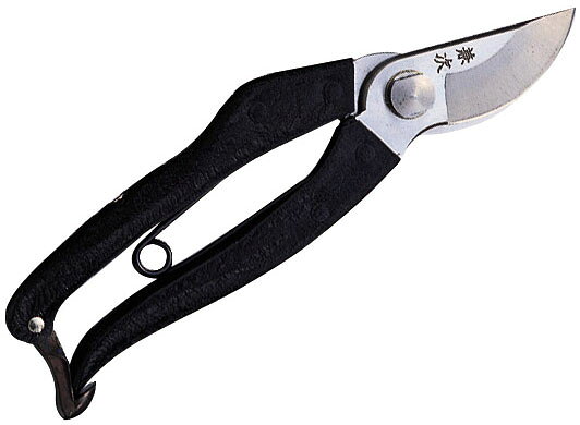 特徴握り部のバランスがいい剪定鋏。仕様全長：180mm刃渡：50mm最大切断目安：10mm※メーカーからの取寄せ商品のため、ご注文後のキャンセル、返品、交換はできません。
