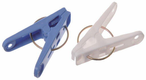 特徴衣類を丈夫な強力バネでしっかりはさめます。ピンチは濡れた手でも押さえやすいように凹状になっています。他クリップとして束ねるのに使用可能です。仕様色：ブルー／ホワイト幅(mm)：40高さ(mm)：62質量：137g用途洗濯用に。材質／仕上...