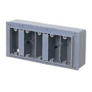 特長プラスチック製セーリスボックス仕切板付(2～6個用)仕様耐衝撃性樹脂(HI)アルミ箔付(塗代カバー)3分スタット付色：グレー側面ノック：無規格：5個用L：276P：184※商品画像は代表画像になります。実際の商品の色が違う場合がございま...