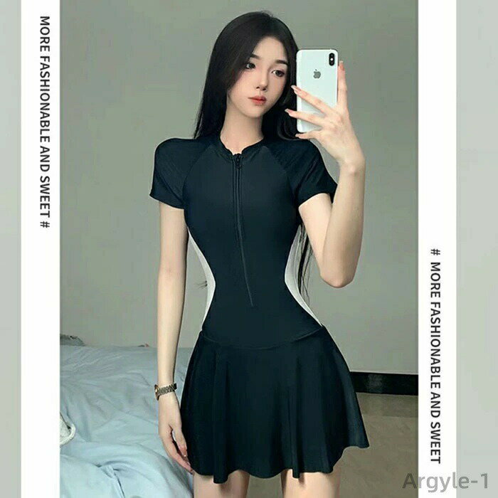 商品詳細 特徴 【全身セットで徹底カバー】A字型のワンピースデザインが体型をカバーしてお尻とお腹周りを隠しつつ、パンツ付きも安心感がある。夏の眩しい太陽の下でも安心、日焼け防止効果も期待できるワンピース水着です。 【日焼け・肌荒れ対策・着心...