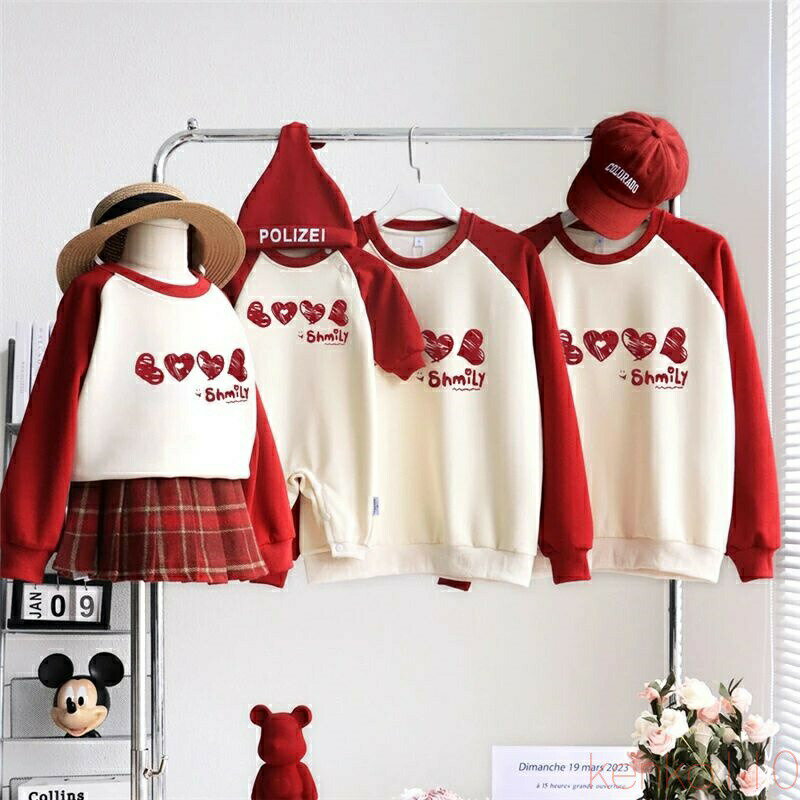 width="100%"> 商品詳細 商品特徴 ●家族の絆を彩るおしゃれな親子ペアルック 親子でお揃いのトレーナーは、カジュアルでおしゃれなデザインが魅力。家族旅行や運動会、記念撮影で、センスの良いコーディネートを楽しめます。家族みんなで着...