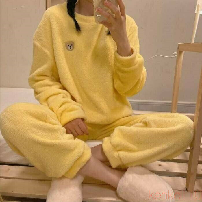 もこもこ＆くまのモチーフが素敵なルームウェア。ポップなイエローとナチュラルなグレーの2カラー♪リラックスタイムにぴったりの1品です！【カラー】イエロー、グレー【素材】ポリエステル【サイズ】Mトップス丈：61cmバスト：98cm肩幅：39cm...