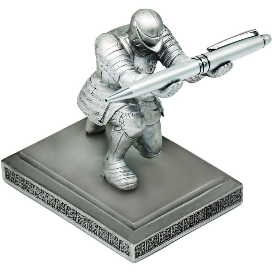 (1)商品重量：670g（ボールペン含む） サイズ 横幅：9.8cm 奥行13.6cm 高さ15.0cm　剣の代わりにペンを持つ西洋騎士のペン立てです。ボールペンも付属します。(2)事務所や部屋のテーブル、会社のデスクに置いてみると、いつも...
