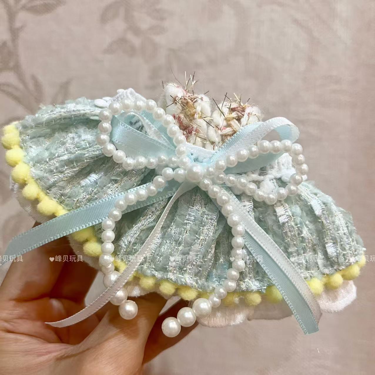 ◆オーダーメイドのため、5-8営業日以内に発送予定（店舗休業日を除く） 製品仕様: ◆素材: ポリエステル ◆本製品は服セットのみ、ぬいぐるみ本体は含まれていないので、ご注意ください。 商品について: 商品写真はできる限り実物の色に近づける...