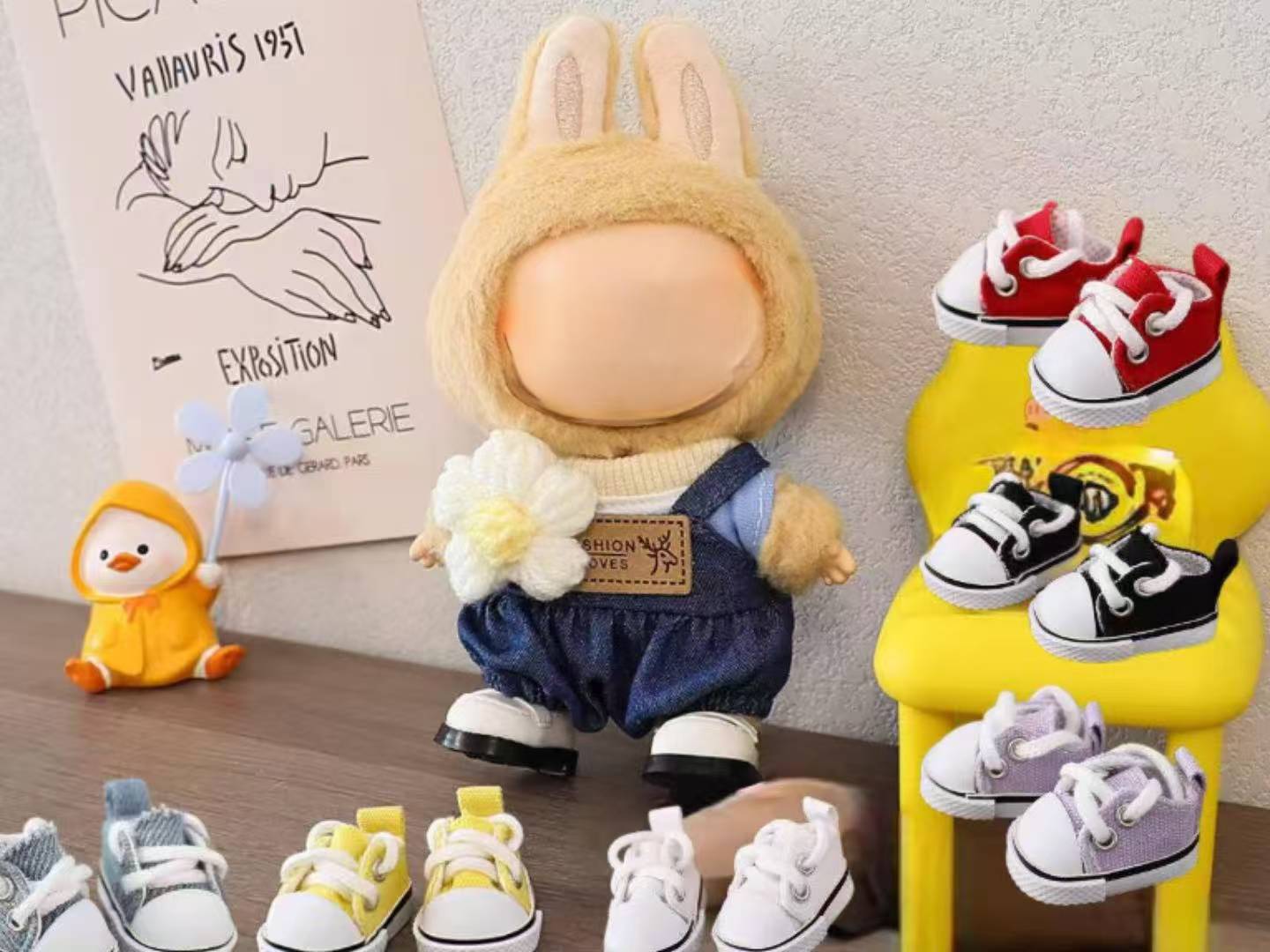 製品仕様: ◆素材: ポリエステル ◆本製品は靴単品、ぬいぐるみ本体は含まれていませんのでご了承ください。 商品について: 商品写真はできる限り実物の色に近づけるよう徹底しておりますが、 お使いのモニター設定、お部屋の照明等により実際の商品...