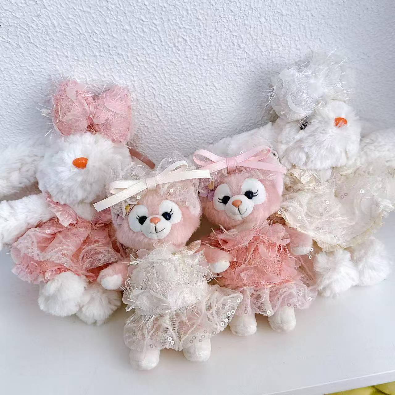 製品仕様: ◆素材: ポリエステル ◆本製品は服セットのみ、ぬいぐるみ本体や靴は含まれていませんのでご了承ください。 商品について: 商品写真はできる限り実物の色に近づけるよう徹底しておりますが、 お使いのモニター設定、お部屋の照明等により...