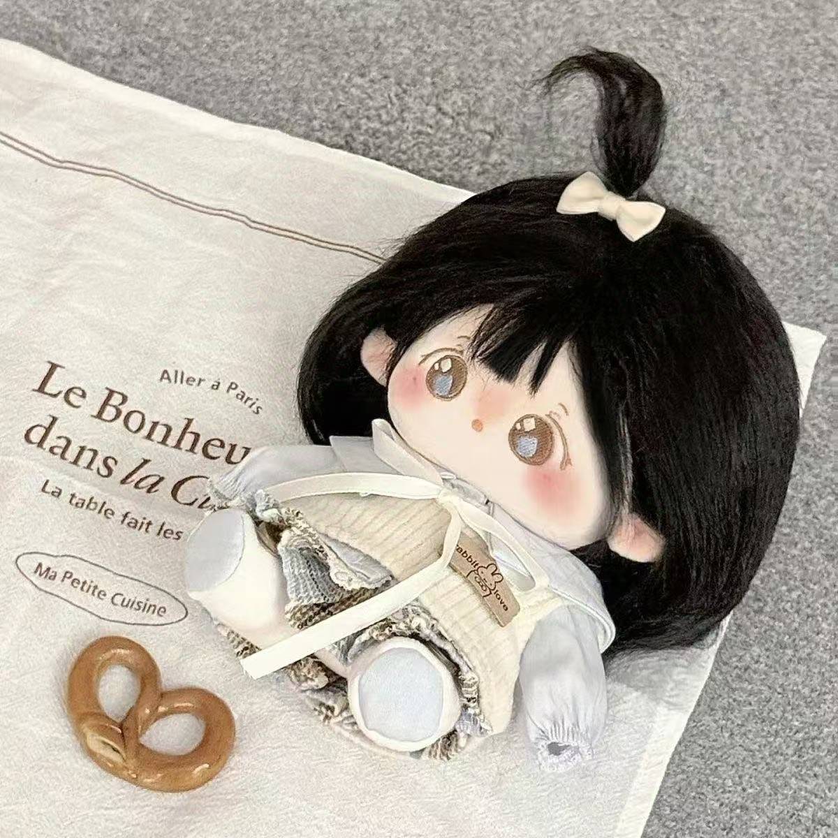 製品仕様: ◆素材: ポリエステル ◆本製品は服セットのみ、ぬいぐるみ本体や靴は含まれていませんのでご了承ください。 商品について: 商品写真はできる限り実物の色に近づけるよう徹底しておりますが、 お使いのモニター設定、お部屋の照明等により...