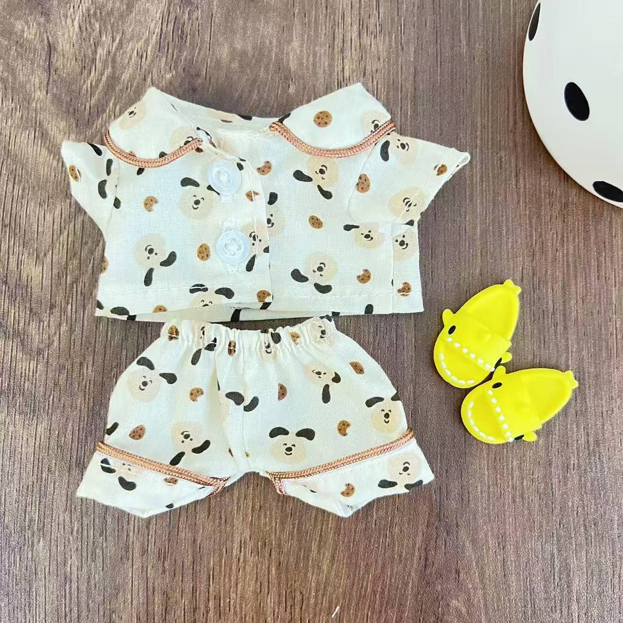 製品仕様: ◆素材: ポリエステル ◆本製品は服セットのみ、ぬいぐるみ本体は含まれていませんのでご了承ください。 商品について: 商品写真はできる限り実物の色に近づけるよう徹底しておりますが、 お使いのモニター設定、お部屋の照明等により実際...