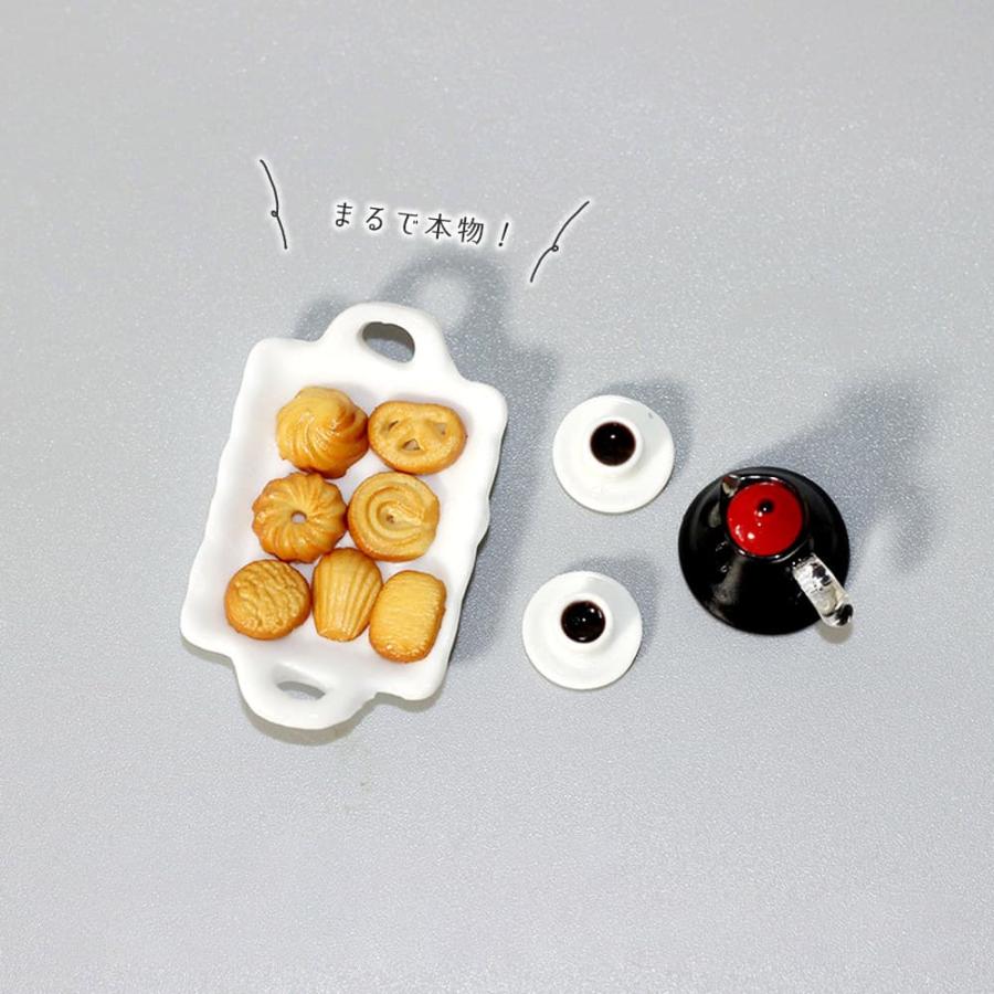 【ミニチュア 1/6 スケール 食器セット カフェタイム パン コーヒー カップ おやつ スイーツ プレッツェル ドーナツ 美味しそう｜小さなカフェタイムを楽しむための魅力的な食器セット】 概要説明：1/6スケールのミニチュア食器セットで、...