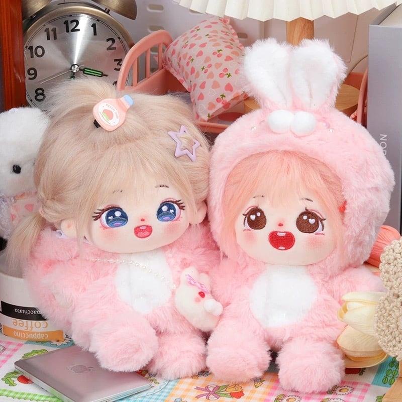 【ぬいぐるみ服 20cm 着ぐるみ｜かわいい推し活アイテム】 20cmサイズのぬいぐるみにぴったりの着ぐるみです。うさぎやくまなどのキャラクターに似合う、ピンクとホワイトの2色展開でおしゃれに着せ替えを楽しめます。推し活やアイドルグッズとし...