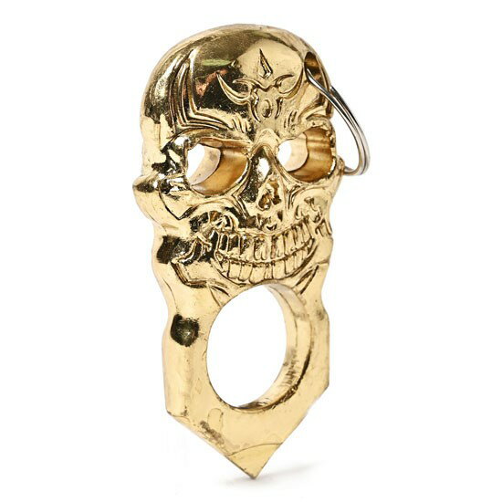 骸骨の顔のデザインです。 リングに突起が付いています。 パンクでロックなアイテム。 基本素材は亜鉛合金で出来ており、デザイン性の高いです。 【最大幅】約43mm 【最大高さ】約82mm 【厚さ】約20mm 【重量】約136-150g ※ 商...