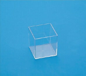 サイズ 83×83×85Hmm 材　質 スチロール 容　量 450ml バラエティーに富んだ種類をご用意しています。 一体成形にて生産された商品なので肉厚で丈夫。 透明度の高い仕上がり。 フギィアやピンバッチ、ベースボールのコレクション収納...