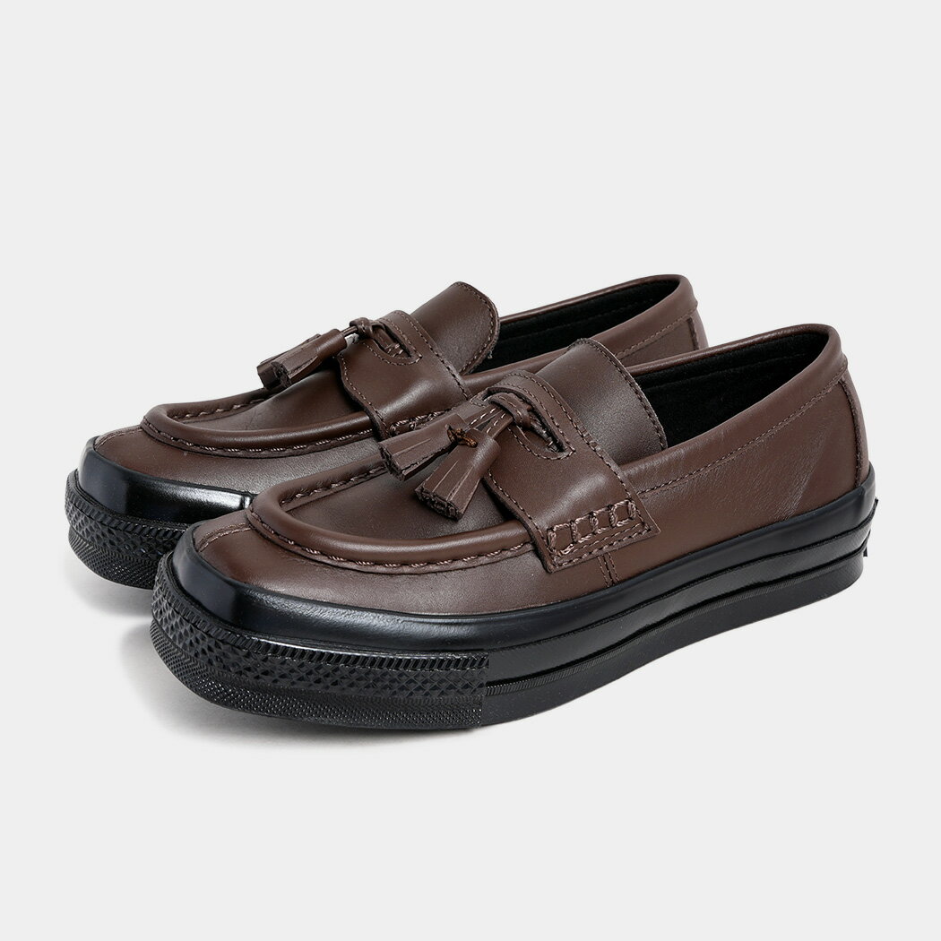 BRAND ≫ CONVERSE ALL STAR SQUARETOE LOAFER DARKBROWN/BLACK スクエアトウのレザーシューズをモチーフにした「オールスター スクエアトウ」のパターンアレンジモデル。ローファーパターンを採...
