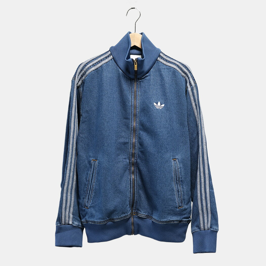 BRAND ≫ adidas FIREBIRD DENIM TRACK TOP MEDIUM VINTAGE DENIM アディダスオリジナルスの大人／メンズ向けトラックトップ。「アディカラー デニム ファイヤーバード トラックトップ」は、...
