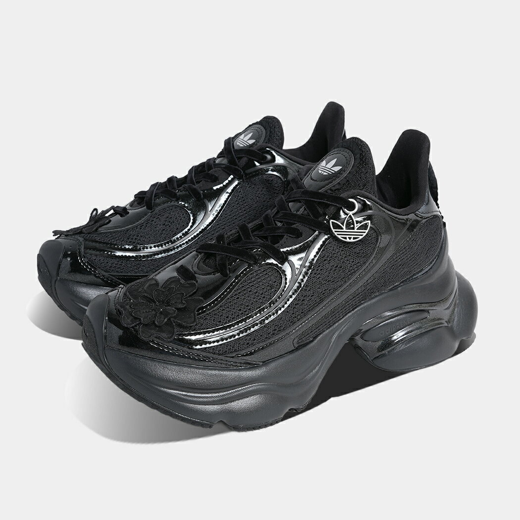 BRAND ≫ adidas OZVENUZ CORE BLACK アバンギャルドなチャンキーソールで視線を奪う、アディダスの「OZVENUZ」。薄底トレンドとは一線を画す、大胆な厚底シルエットが個性を際立たせる一足です。“蝶”から着想を得...