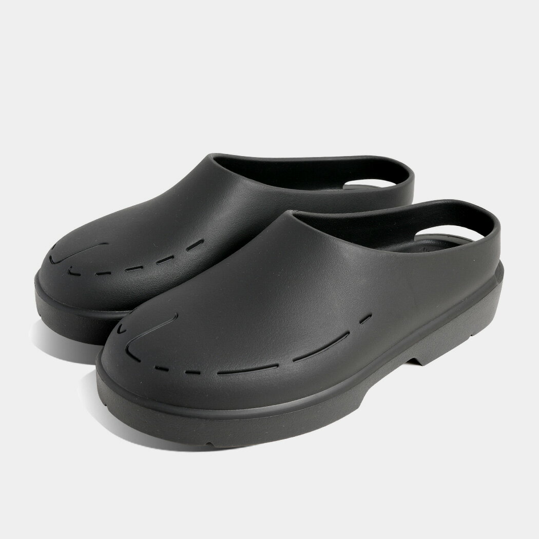 BRAND ≫ PAES CROG SANDAL BLACK 2021年にスタートした韓国発の注目シューズブランド『PAES（ペイズ）』より、モダンな佇まいが魅力のクロッグサンダルが到着しました。足先をぽってりと覆うスリッポンタイプのシルエ...
