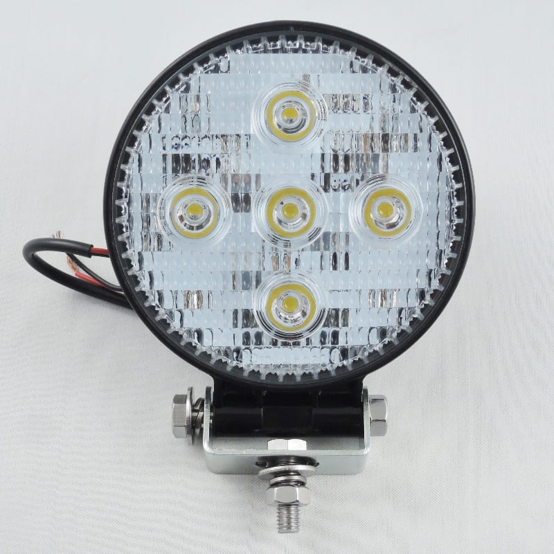 ●消費電力を抑えた省エネのLED作業灯です。●DC12V・DC24V・DC48V共通で使用できます。(使用 電圧範囲：DC10V～DC80V)●LED素子は信頼性の高いメーカーを採用しています。●取付ブラケット、ボルト類は錆びにくいステンレ...