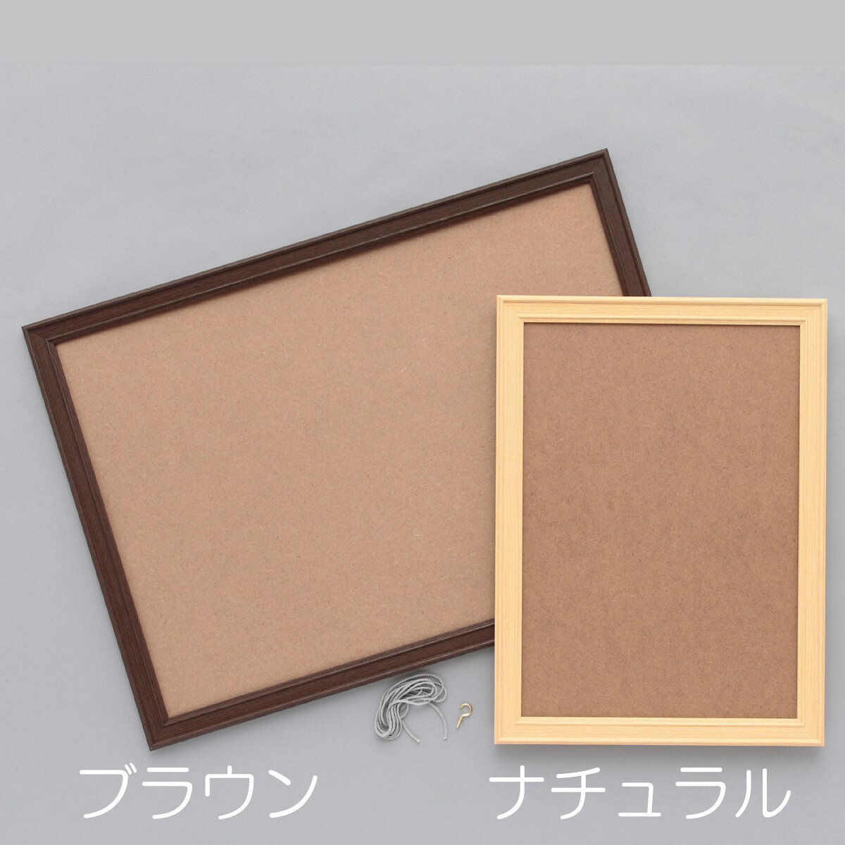 収納寸法：画用紙八つ切用/270×380mm 〈共通仕様〉 枠寸法：幅25×厚12mm 材質：樹脂、裏板MDF、透明板0.4mm厚PET 付属品：吊りひも、ヒートン、トリミング用台紙