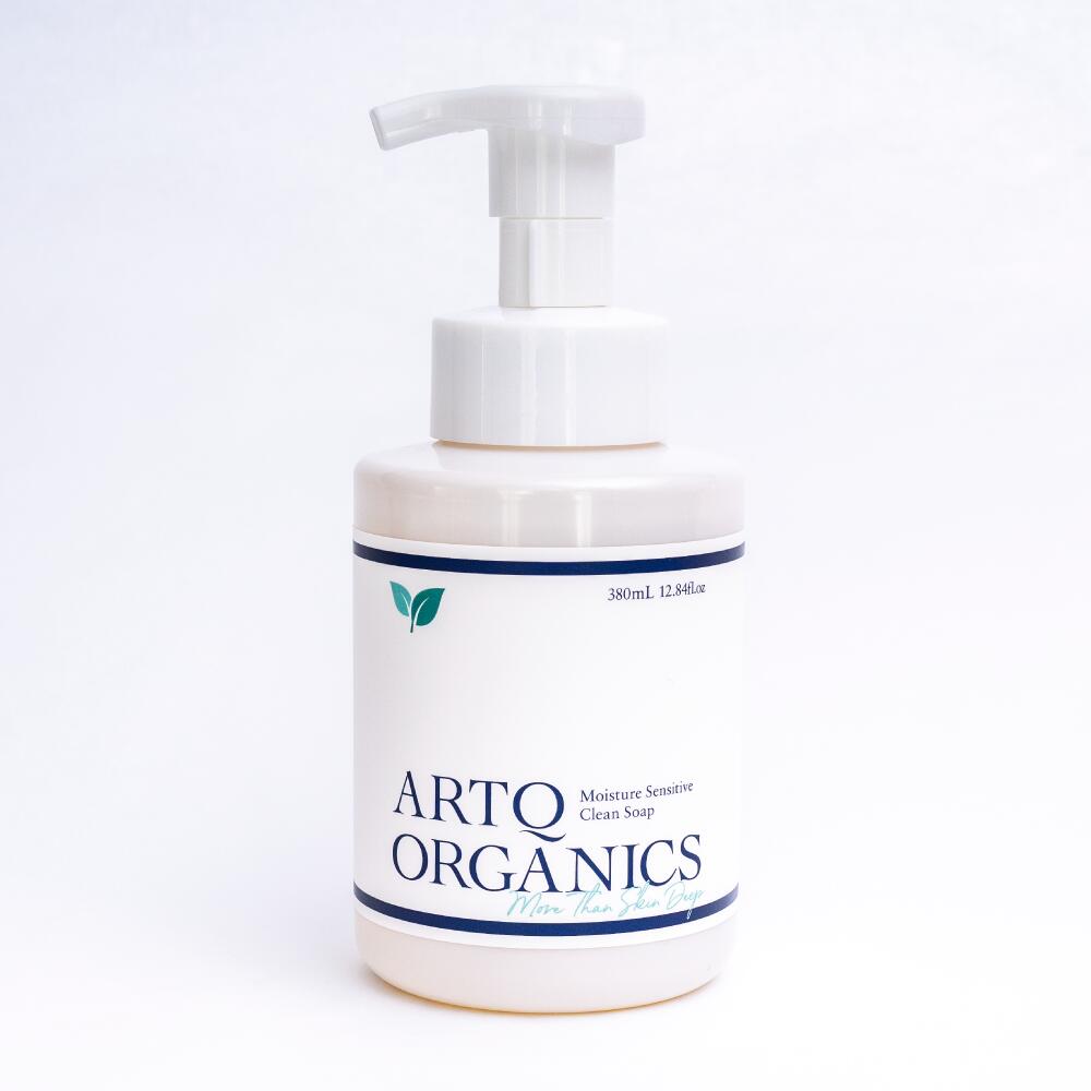 【ARTQ ORGANICSより、香りも新たに、呼吸を整える全身用フォーミングソープが新登場♪】 ORGANIC EMOTIONS 心に深くふれる香りが、心身を変える なじませていくほどに香りが変化しながら広がる バスタイムアロマセラピーケ...