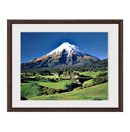 油絵 絵画 直筆仕上げ 新緑、富士山 アートフレーム：色ブラウン サイズ 額入りM 521×428mm 【軽量フレーム・額表面保護板】 油彩 風景画 オリジナルインテリア絵画 風水画 壁掛け 絵画 販売 インテリア 油絵 油彩 壁掛け 複製...