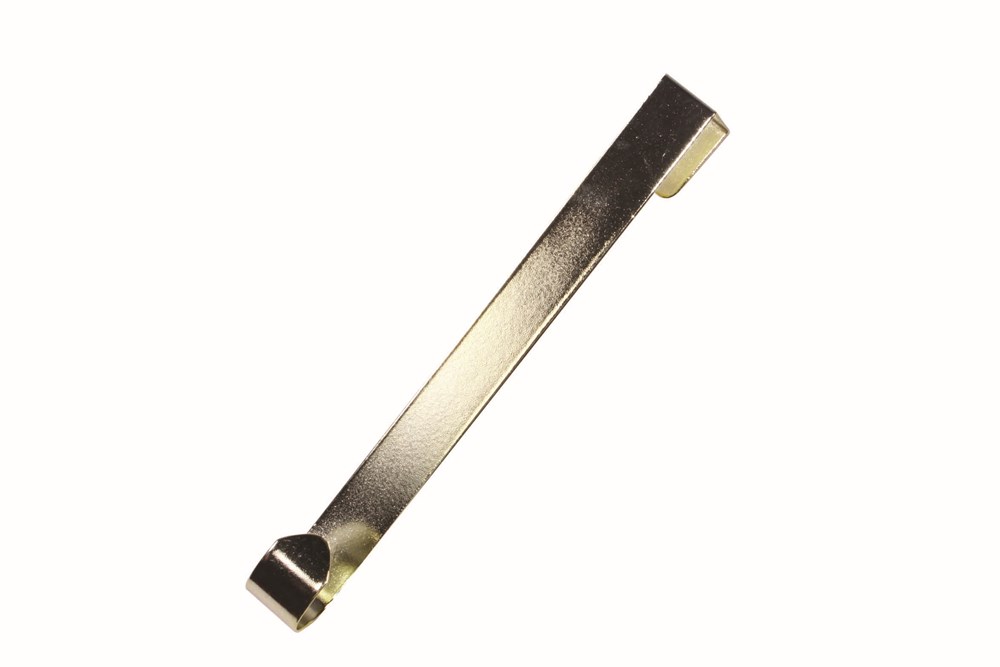 リースを飾るのに便利なハンガーです。 穏やかなゴールドカラー。 玄関ドアや壁などのリースやスワッグを飾ってハロウィンやクリスマスのデコレーションを楽しみましょう。 【サイズ】 高さ約25cm×幅約2.5 (フック:幅約4cm) 【重量】 約...